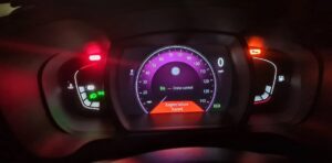 [FIXED] Engine Failure Hazard Renault: Meaning & Causes